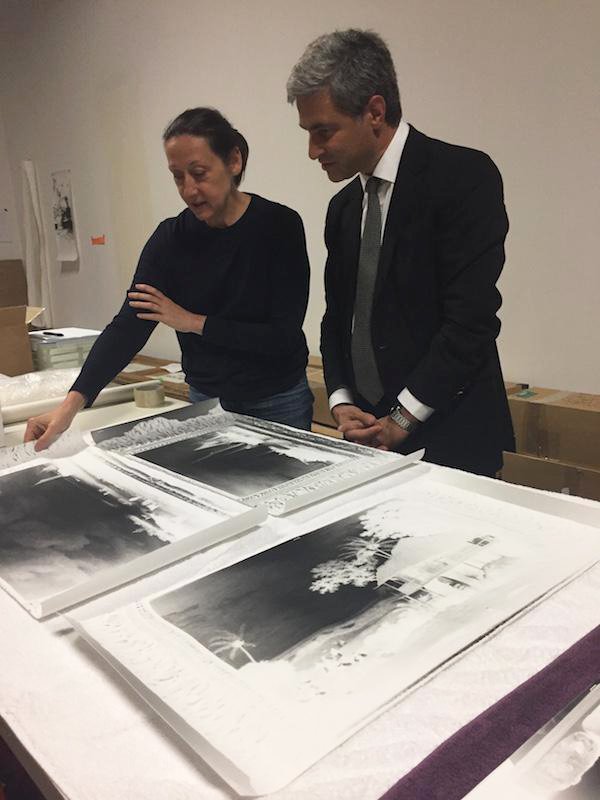 How Vera Lutter is Capturing LACMA Through Her Transformative Photos ...